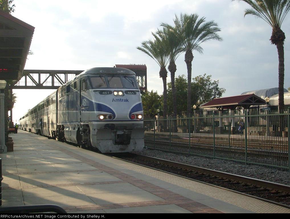 AMTK 461 coming in with the door open